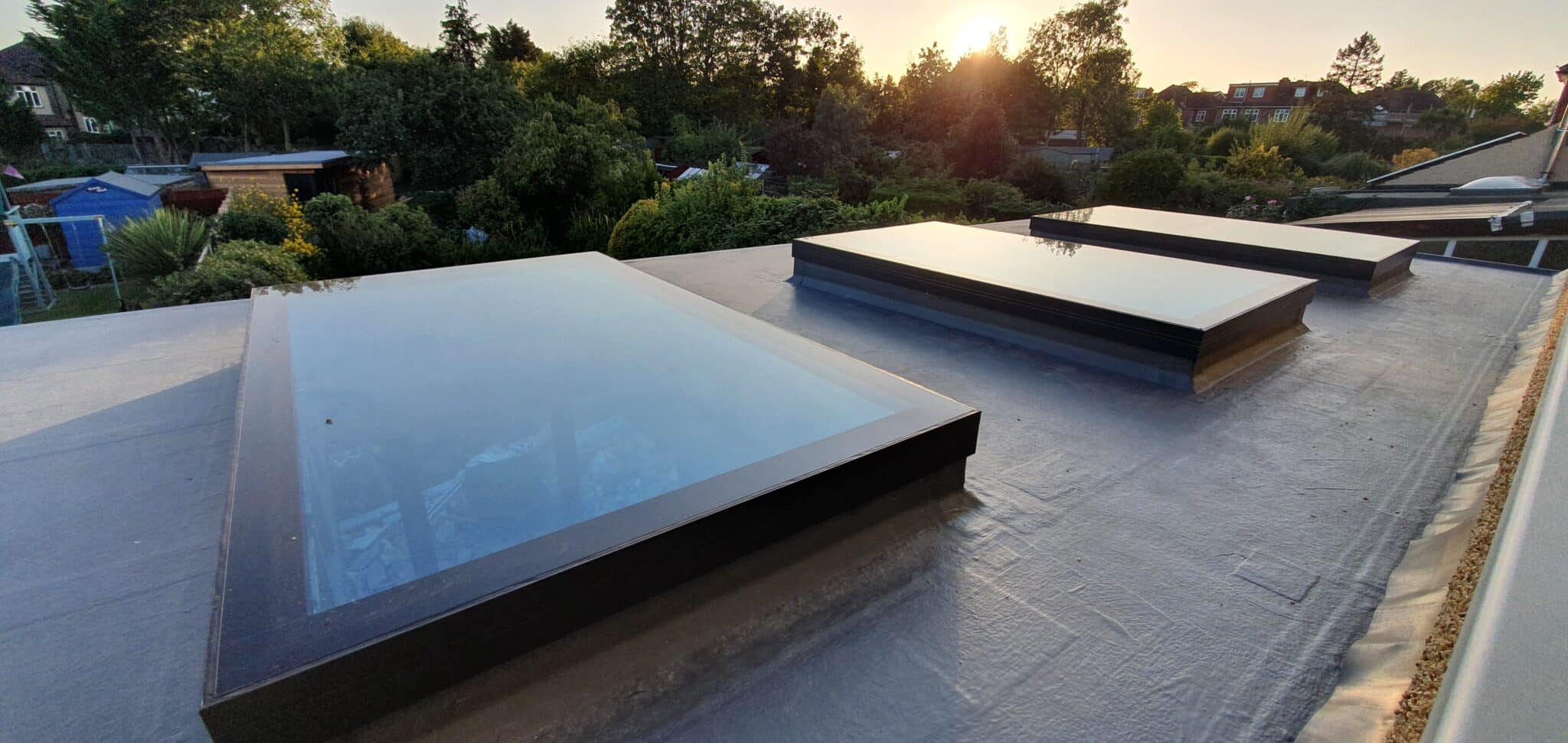 Best Skylights For Flat Roofs: Complete Buying Guide | Toughened Glass ...